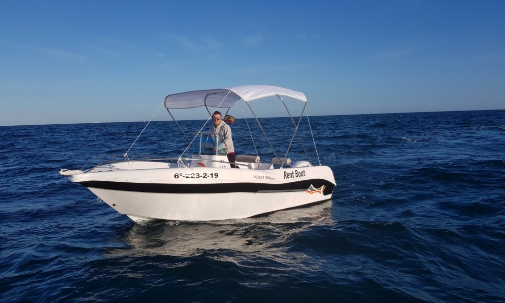 Nautical Chic: How to Style Your Boat Rental for a Perfect Seaside ...